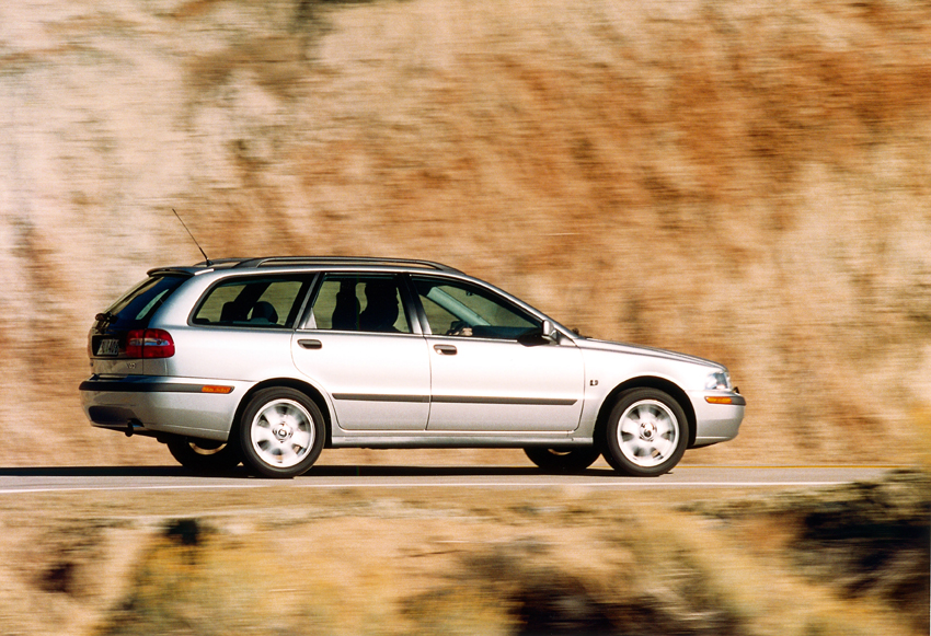 Volvo 2002 - Photos and Press Information